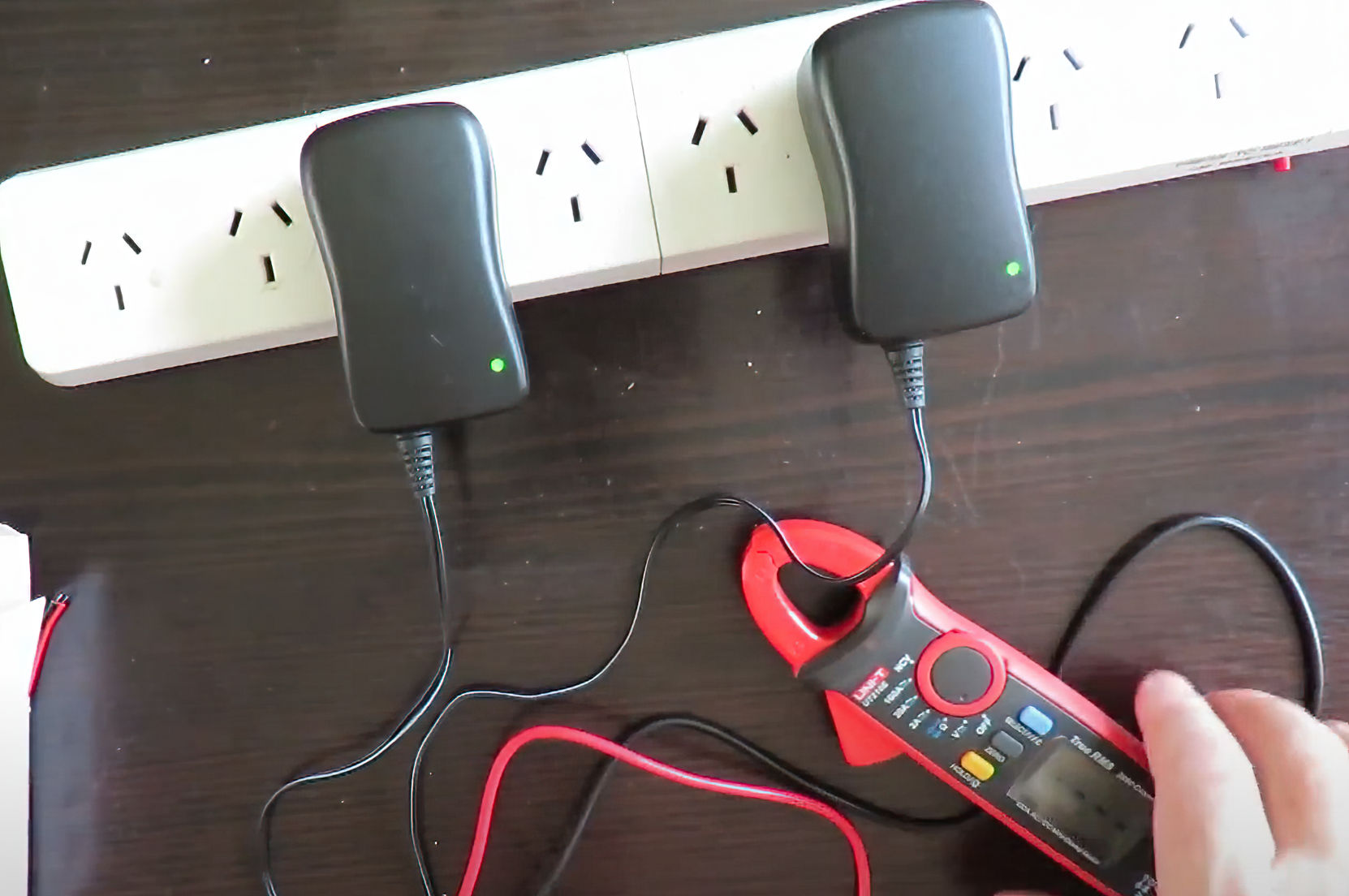 Multimeter Accuracy Test on Two 30W AC/DC Universal Adapters: How Close ...